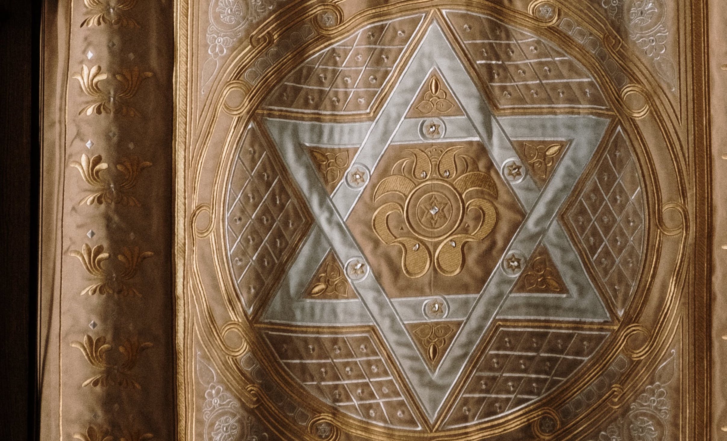 Synagogue & Chabad Security & Safety Panic Button | SaferWatch